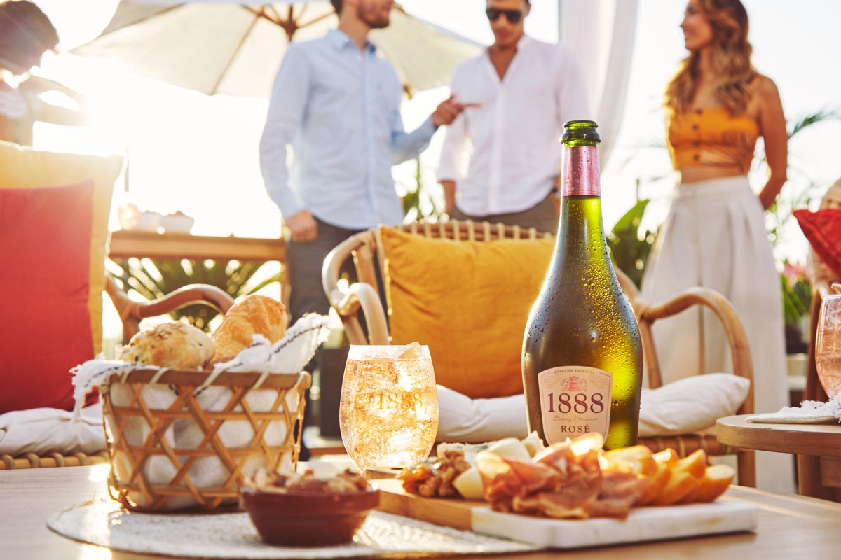 Sidra 1888 Rosé, la tradicional premium suma un toque de glamour ...