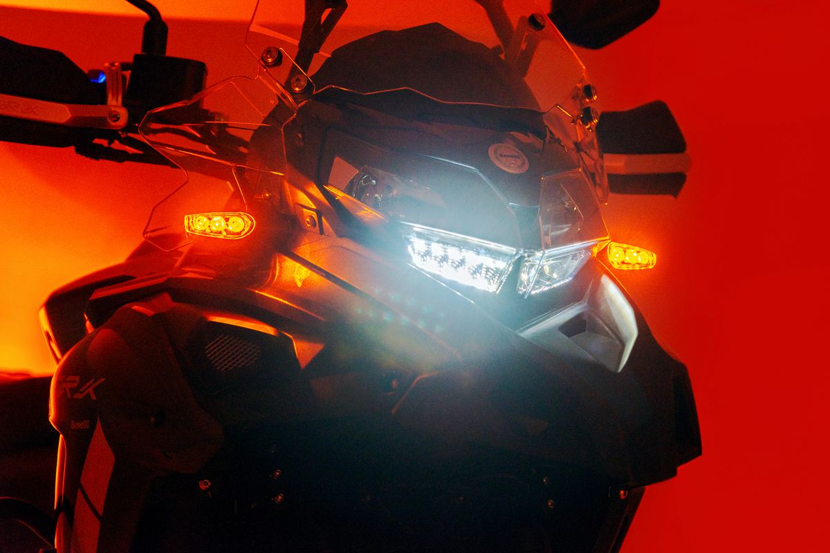 Benelli TRK 502 y TRX502X - Las renovadas trail italianas llegaron al ...