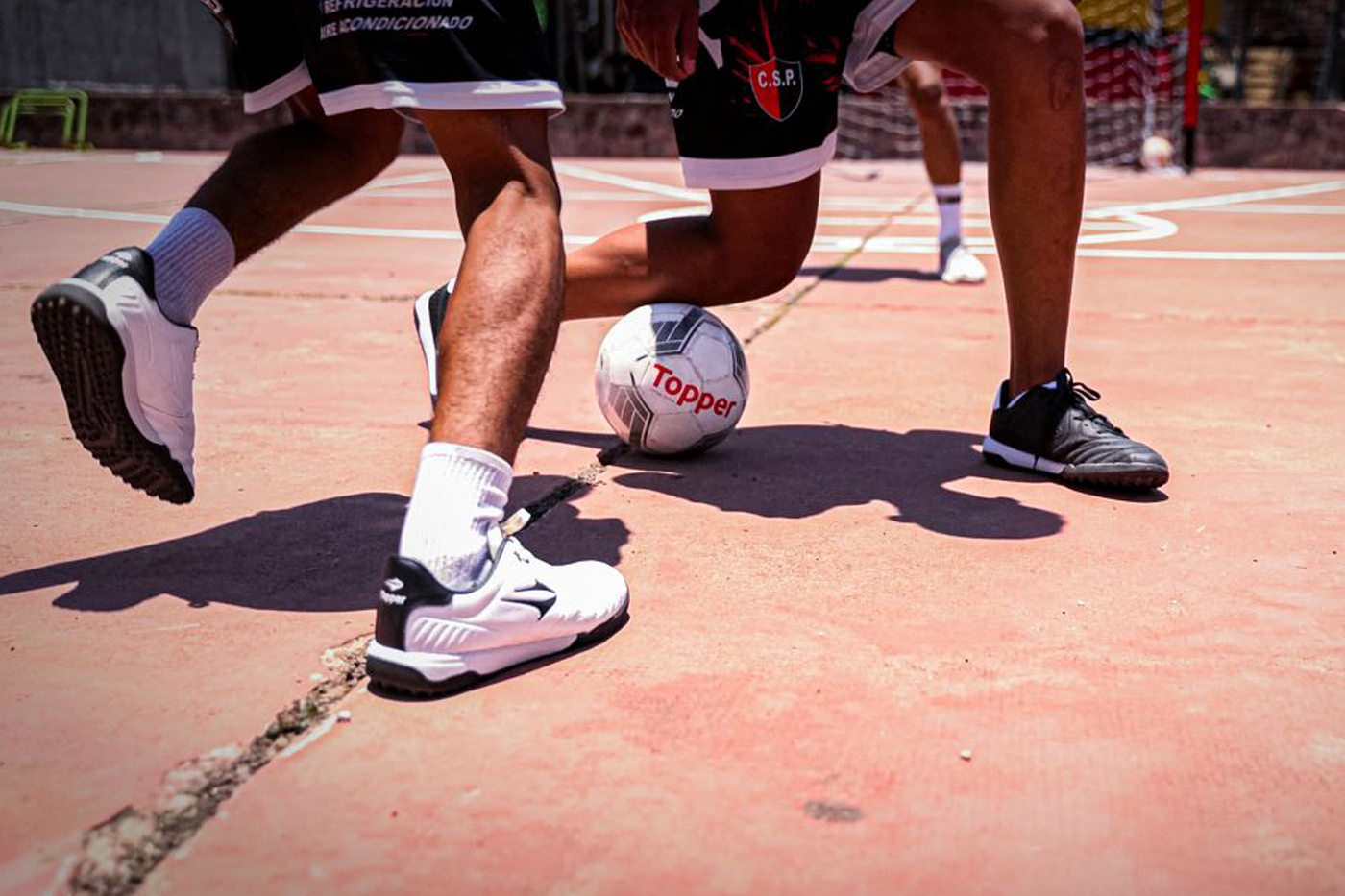 TOPPER continúa con su campaña “Volvamos a los Clubes” - Thebrandsoup.com