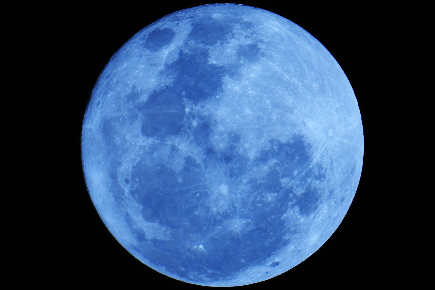 Blue Moon, la cerveza que se tiñó de azul - Thebrandsoup.com