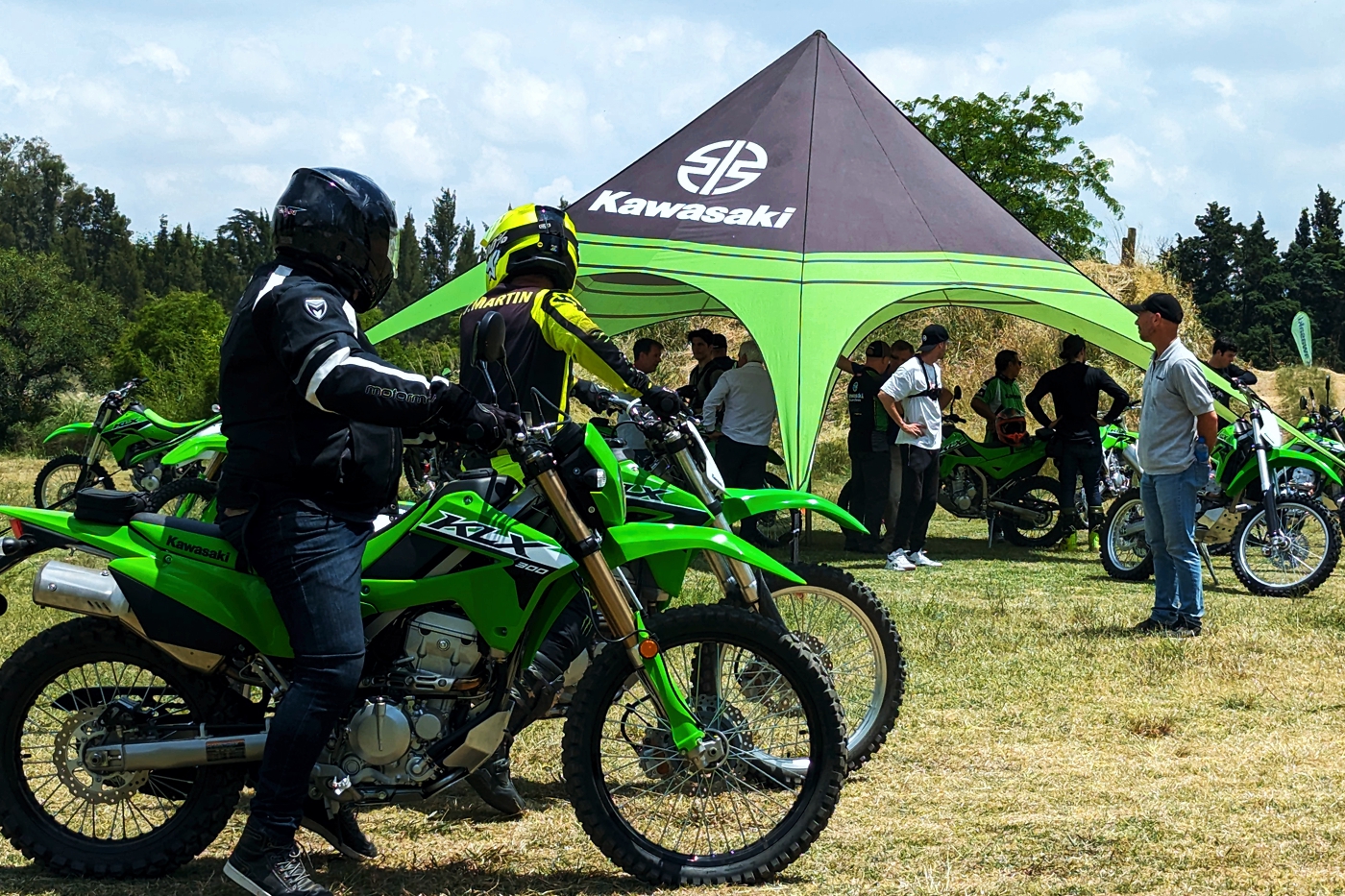 Kawasaki Argentina presentó la renovada gama KLX - Thebrandsoup.com
