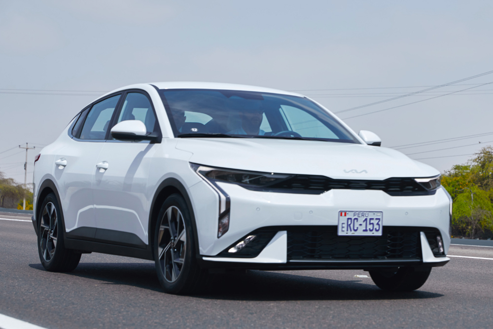 El nuevo Kia K3 llega a la región - Thebrandsoup.com